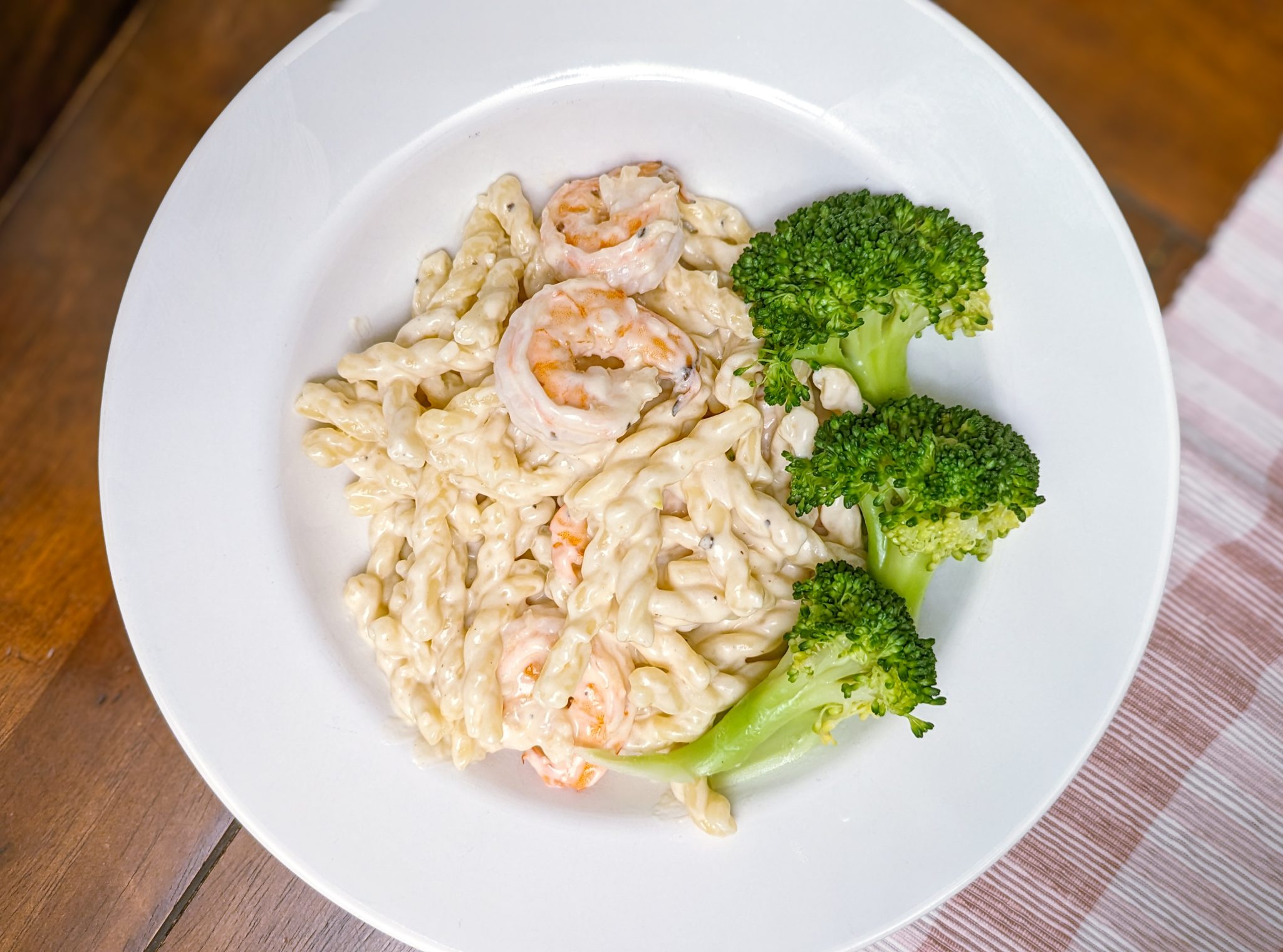 Creamy Shrimp Pasta - Connor Cooks - Zapinin